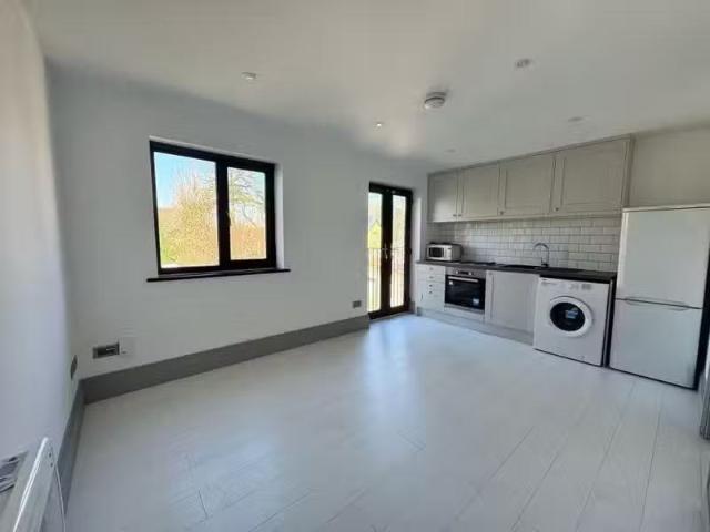 Nice 1 BA 1 bedroom flat for rent in The Avenue, Worcester Par.