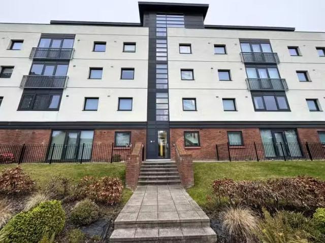 Nice 1 BA 1 bedroom flat for rent in The Quadrant, Sand Pits.