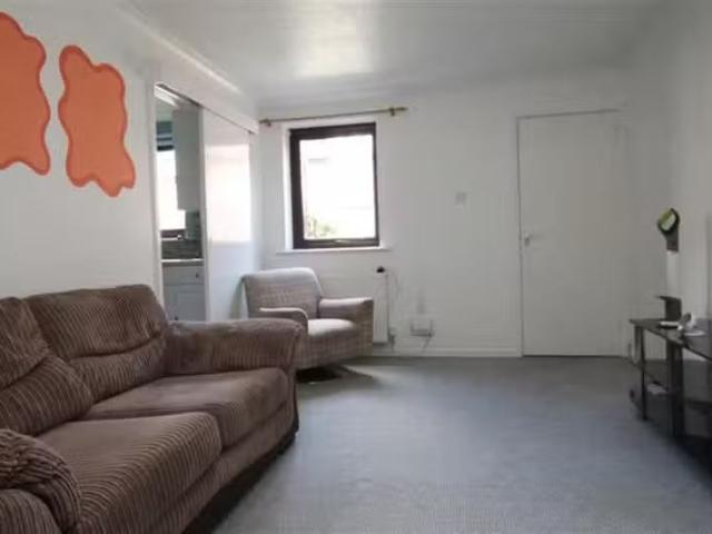 Cheap 1 BA 1 bedroom flat for rent in Trinity Court, Fish Stre.