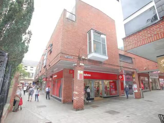 Deal! 1 BA 1 bedroom flat for rent in Trinity Square, Colchest.
