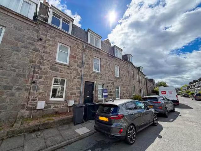 Deal! 1 BA 1 bedroom flat for rent in View Terrace, Rosemount.