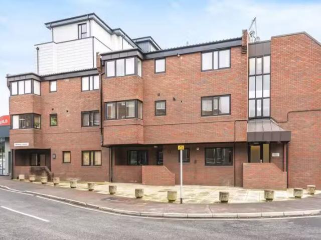 For Rent! 1 BA 1 bedroom flat for rent in Virginia Water, Surr.
