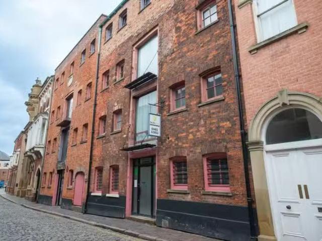 For Rent! 1 BA 1 bedroom flat share for rent in High Street, H.