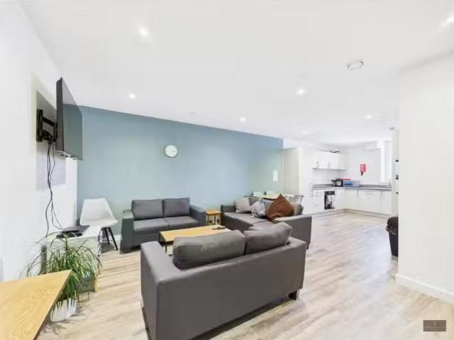 Rental! 1 BA 1 bedroom flat share for rent in New North Road.