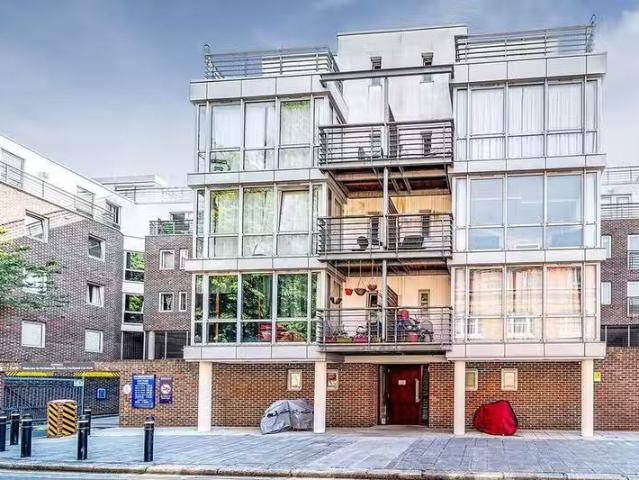 Deal! 1 BA 1 bedroom Flat to rent, Admiralty Road, Portsmouth.