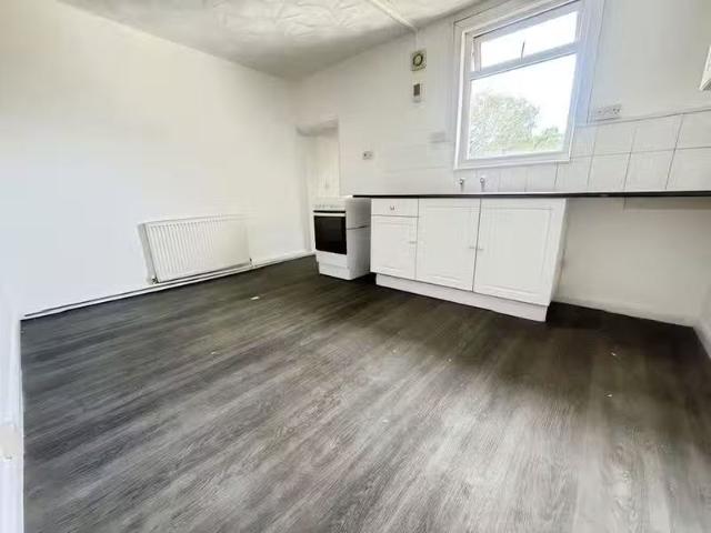 Deal! 1 BA 1 bedroom Flat to rent, Arden Street, Gillingham, M.