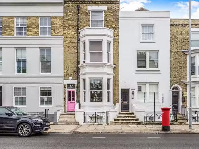 Just in! 1 BA 1 bedroom Flat to rent, Hampshire Terrace, Ports.