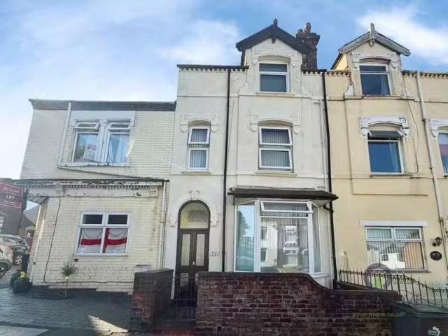 Deal! 1 BA 1 bedroom Flat to rent, Hall Street, Burslem, Stoke.