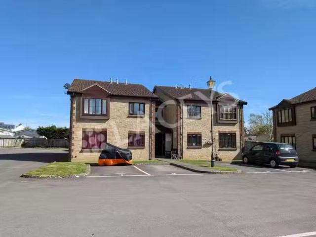 Rental! 1 BA 1 bedroom ground floor flat for rent in Barham Co.
