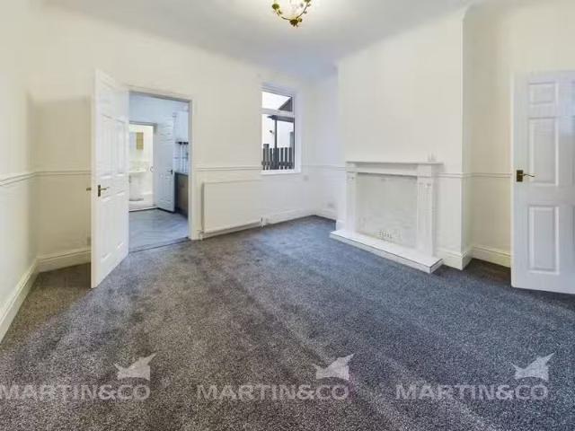 Rental! 1 BA 1 bedroom ground floor flat for rent in West End.