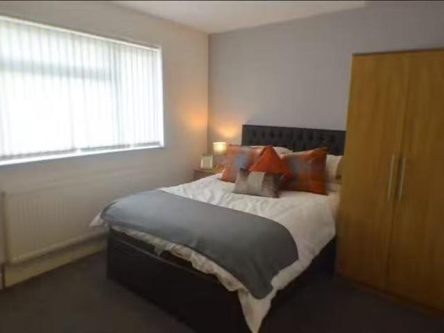 New 1 BA 1 bedroom house of multiple occupation for rent in 83.