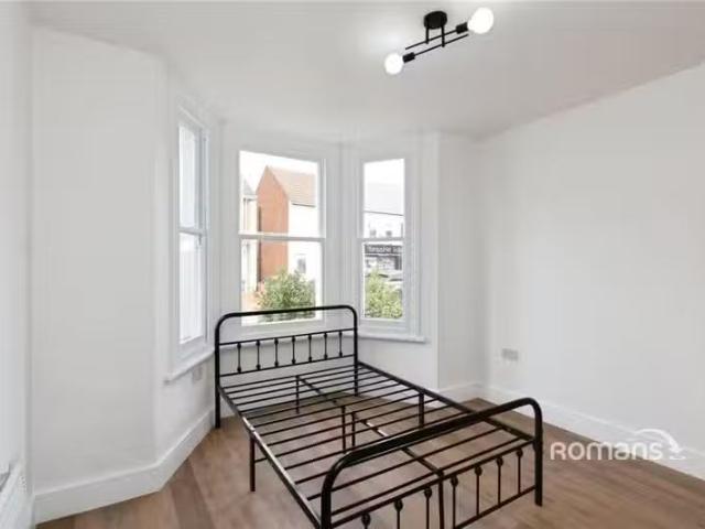 Deal! 1 BA 1 bedroom house share for rent in Ash Road, Aldersh.