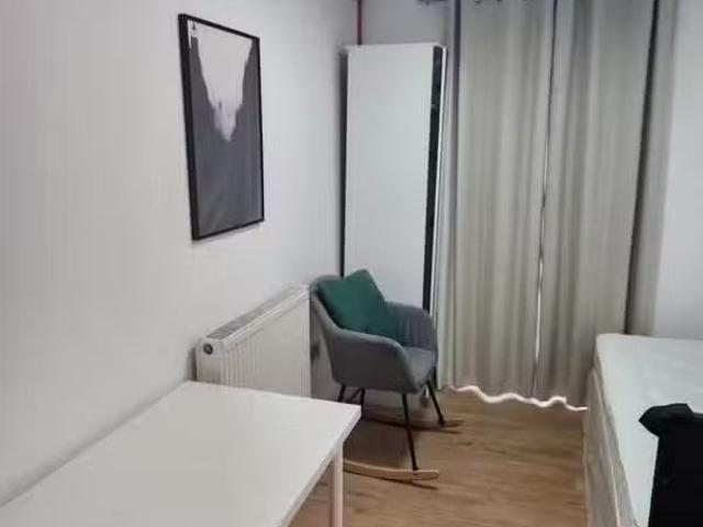 Cheap 1 BA 1 bedroom house share for rent in Buckingham Road.