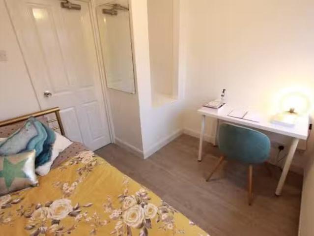 Deal! 1 BA 1 bedroom house share for rent in Goldings Crescent.