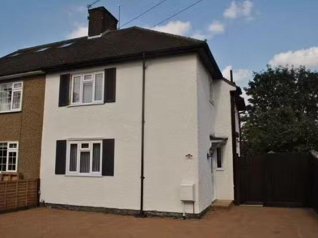 Cheap 1 BA 1 bedroom house share for rent in Hawkshead Road, P.