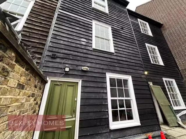 Unique 1 BA 1 bedroom house share for rent in High street, Gra.