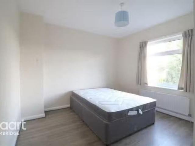 Just in! 1 BA 1 bedroom house share for rent in Holbrook Road.