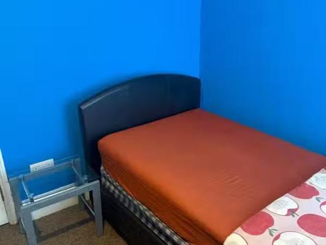 Charming 1 BA 1 bedroom house share for rent in Quantock Road.