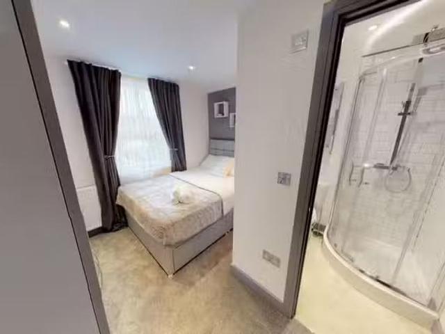 Charming 1 BA 1 bedroom house share for rent in Room 3, Bright.