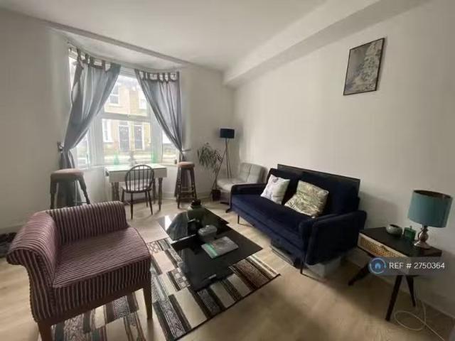 Cheap 1 BA 1 bedroom house share for rent in Vernon Road, Lond.