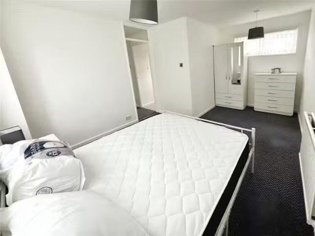 Charming 1 BA 1 bedroom Room to rent, Beechtrees, Skelmersdale.