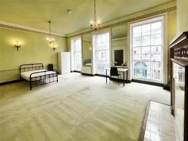 Cheap 1 BA 1 bedroom Room to rent, High Street, Rochester, ME1.