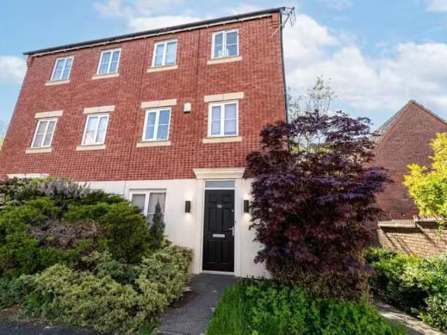 Deal! 1 BA 1 bedroom semi detached house for rent in Warmstry.