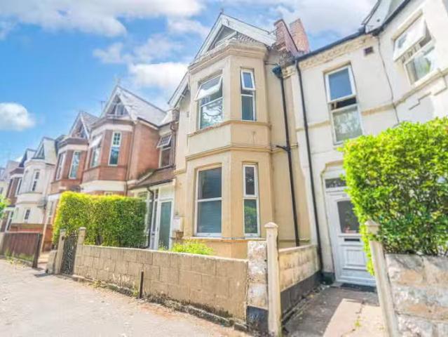 Charming 1 BA 1 bedroom town house for rent in 49 Walpole Road.