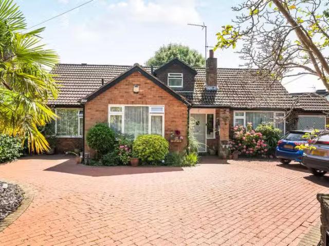 Deal! 1 BA 2 bedroom maisonette for rent in Bricket Wood, Watf.