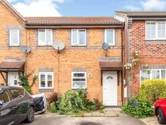 Deal! 1 BA 2 bedroom Mid Terrace House to rent, Chepstow Close.