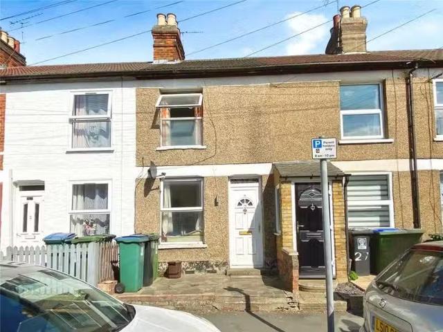 Deal! 1 BA 2 bedroom Mid Terrace House to rent, Fearnley Stree.