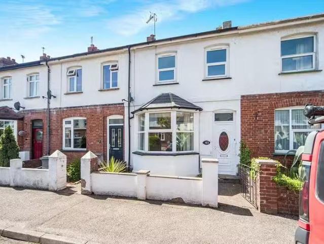 Charming 1 BA 2 bedroom Mid Terrace House to rent, Rosebery Ro.