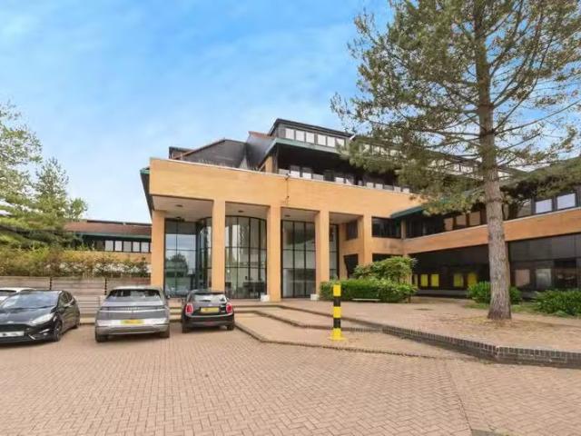 Deal! 1 BA 2 bedroom apartment for rent in Whitchurch Lane, Wh.