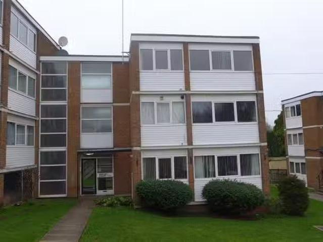 Deal! 1 BA 2 bedroom apartment for rent in Whitley Court, Whit.