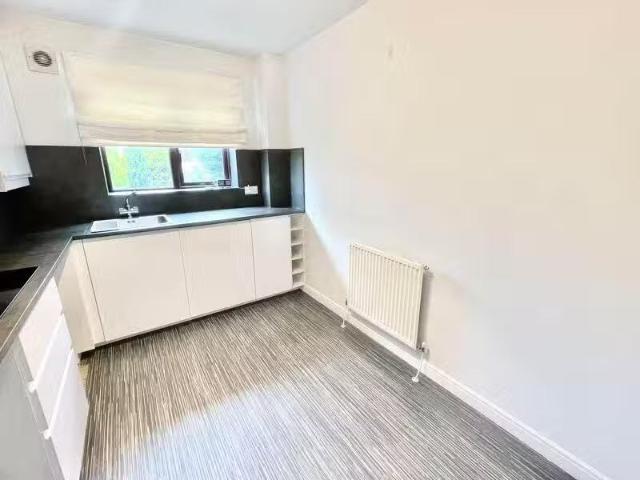 For Rent! 1 BA 2 bedroom apartment for rent in Ashleigh Court.