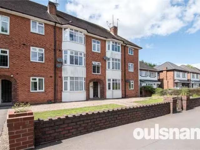 Nice 1 BA 2 bedroom apartment for rent in Bristol Road South.