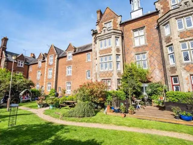New 1 BA 2 bedroom apartment for rent in Buckingham Court, Dun.
