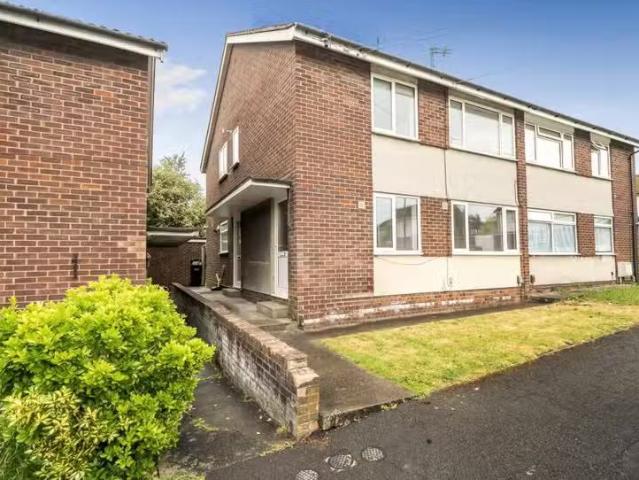 Deal! 1 BA 2 bedroom apartment for rent in Chelsea Close, Keyn.
