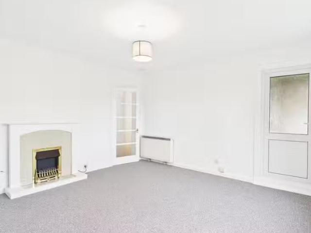 Deal! 1 BA 2 bedroom apartment for rent in Falcon Court, Morni.