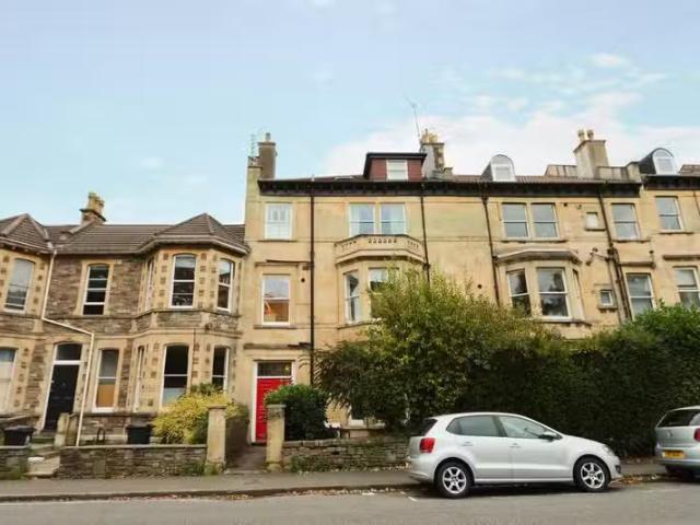 Deal! 1 BA 2 bedroom apartment for rent in FFF Hampton Road, BS6