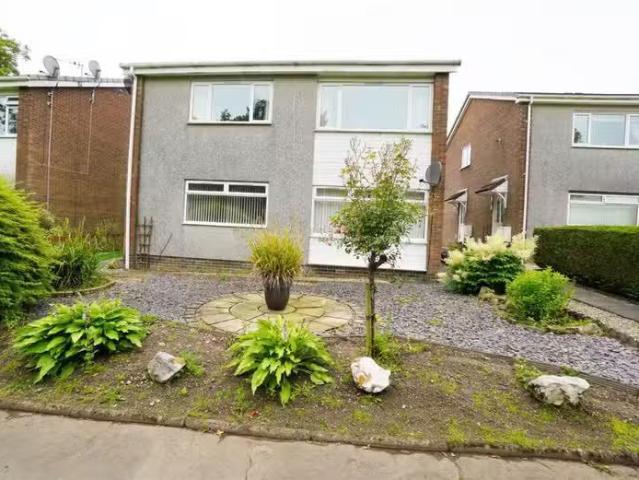 Cozy 1 BA 2 bedroom apartment for rent in Glenburn Crescent, M.