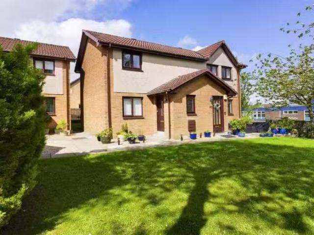Deal! 1 BA 2 bedroom apartment for rent in Grampian Court, Gla.