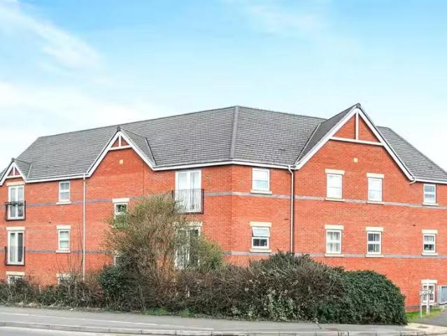 Unique 1 BA 2 bedroom apartment for rent in Hollands Way, Kegw.