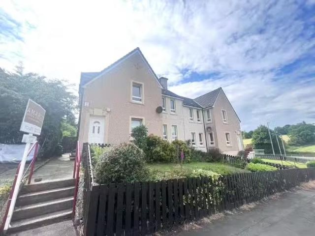 Deal! 1 BA 2 bedroom apartment for rent in Queensbank Avenue.