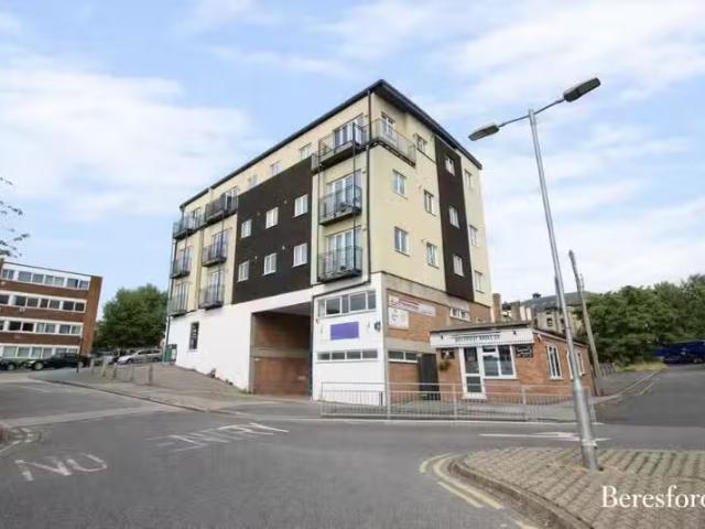 New 1 BA 2 bedroom apartment for rent in Radford House, Radfor.