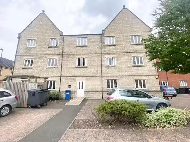 Deal! 1 BA 2 bedroom apartment for rent in Shepherds Walk, Bra.