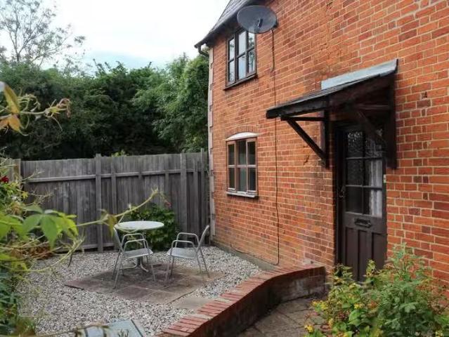 New 1 BA 2 bedroom cottage for rent in Swan Farm Mews, Washbro.