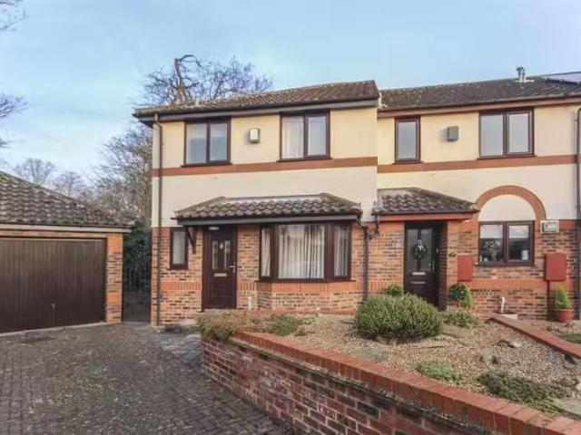 Unique 1 BA 2 bedroom detached house for rent in Fairlawns, Ne.