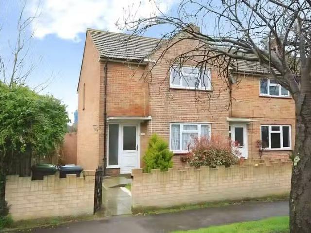 Rental! 1 BA 2 bedroom End Terrace House to rent, Crossland Dr.