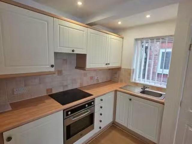 Cozy 1 BA 2 bedroom flat for rent in 2 Bedroom Apartment, Ains.